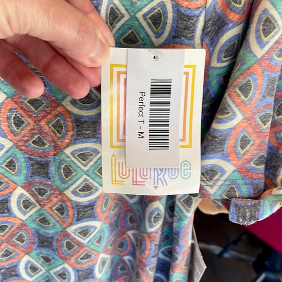 LuLaRoe | Tops | Lularoe Perfect T New Womens Mlight Weight Fabricnever ...